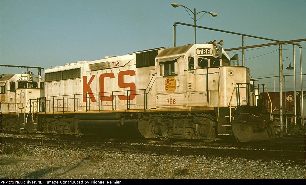 KCS GP40 766